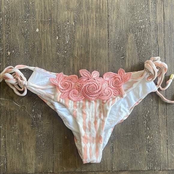 Beach Bunny | Swim | Beach Bunny Floral Bikini Bottom | Poshmark